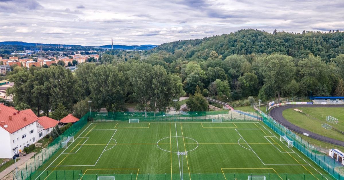 Nowe boisko już gotowe! - Wydział Inwestycji - Gorlice - Urząd Miejski ...